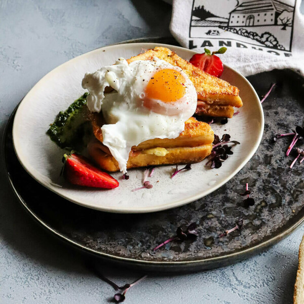 Pikanter French Toast mit Ei: Ein leckeres und herzhaftes Frühstück ...